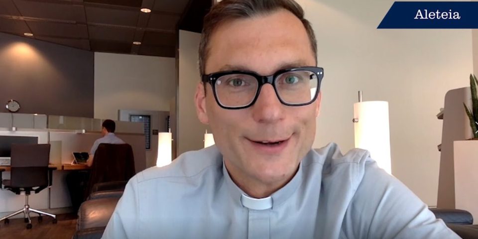 Kakšna je podobnost med vero in pitjem na kredo?