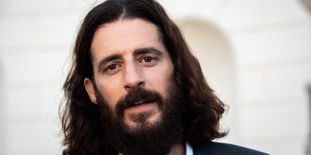 Jonathan Roumie: Moja kariera ni napredovala, dokler se nisem “predal”