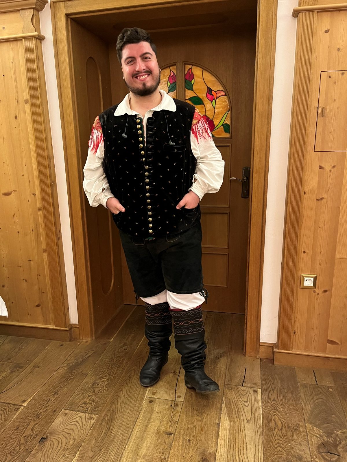 Kako se je znašel “mladi Avsenik” Luka, ko je med nastopom pozabil ...