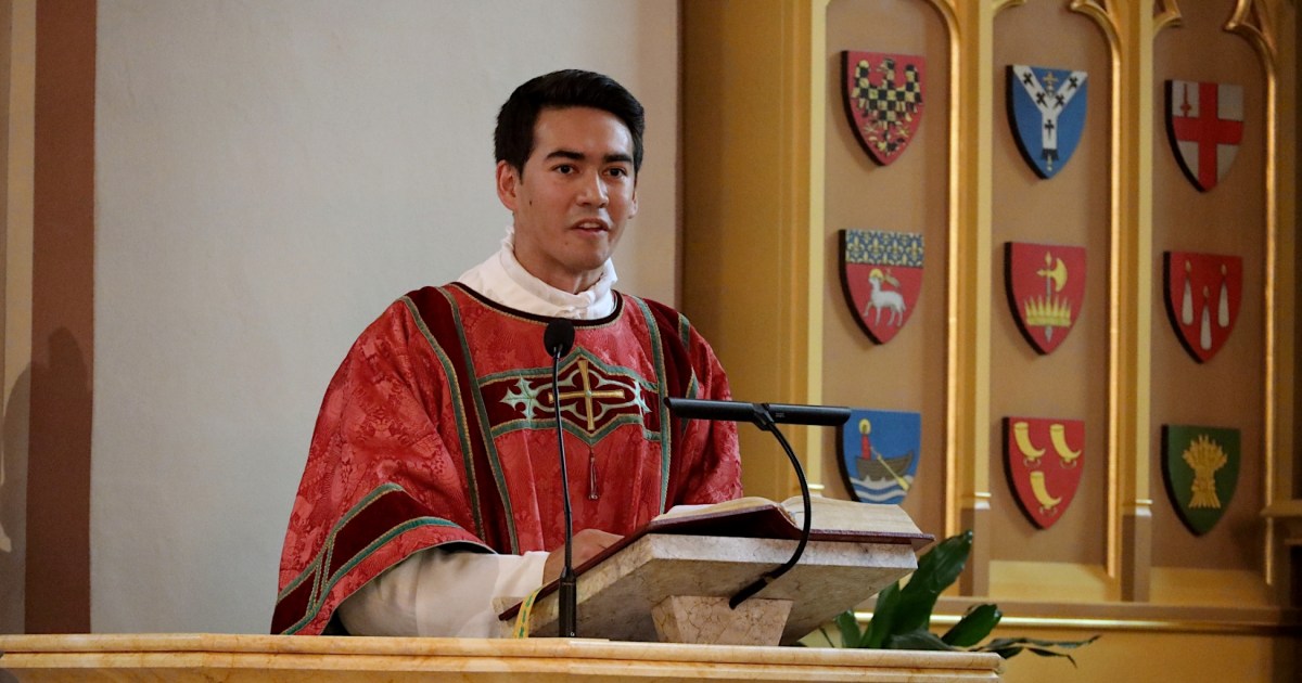 Želel je postati bobnar in rolkar, zdaj je prvi duhovnik v norveški ...