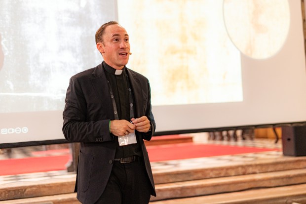 Andrew Dalton: Torinski prt, relikvija Jezusove smrti in vstajenja